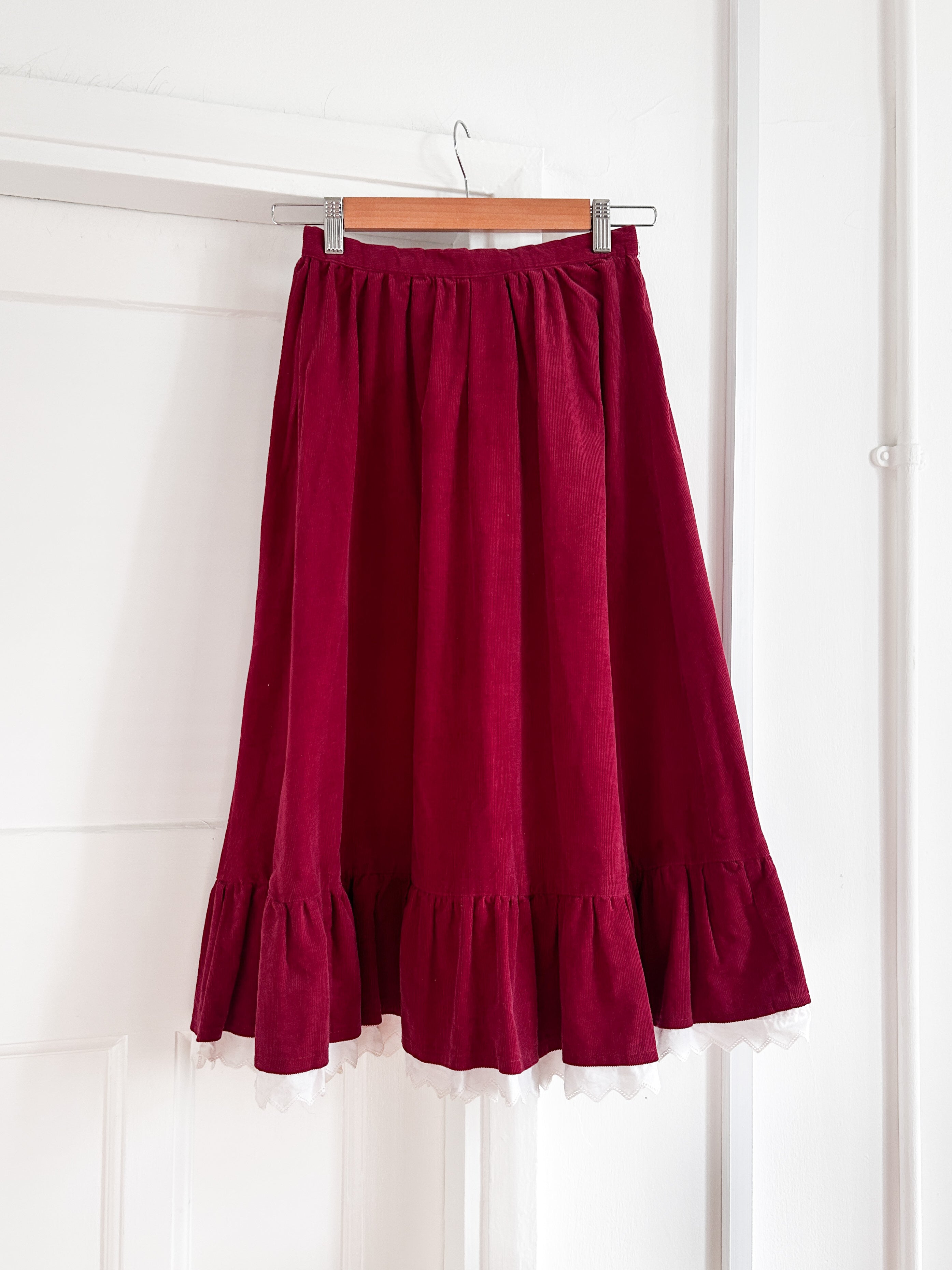 The Maroon Skirt – The Pansy Garden