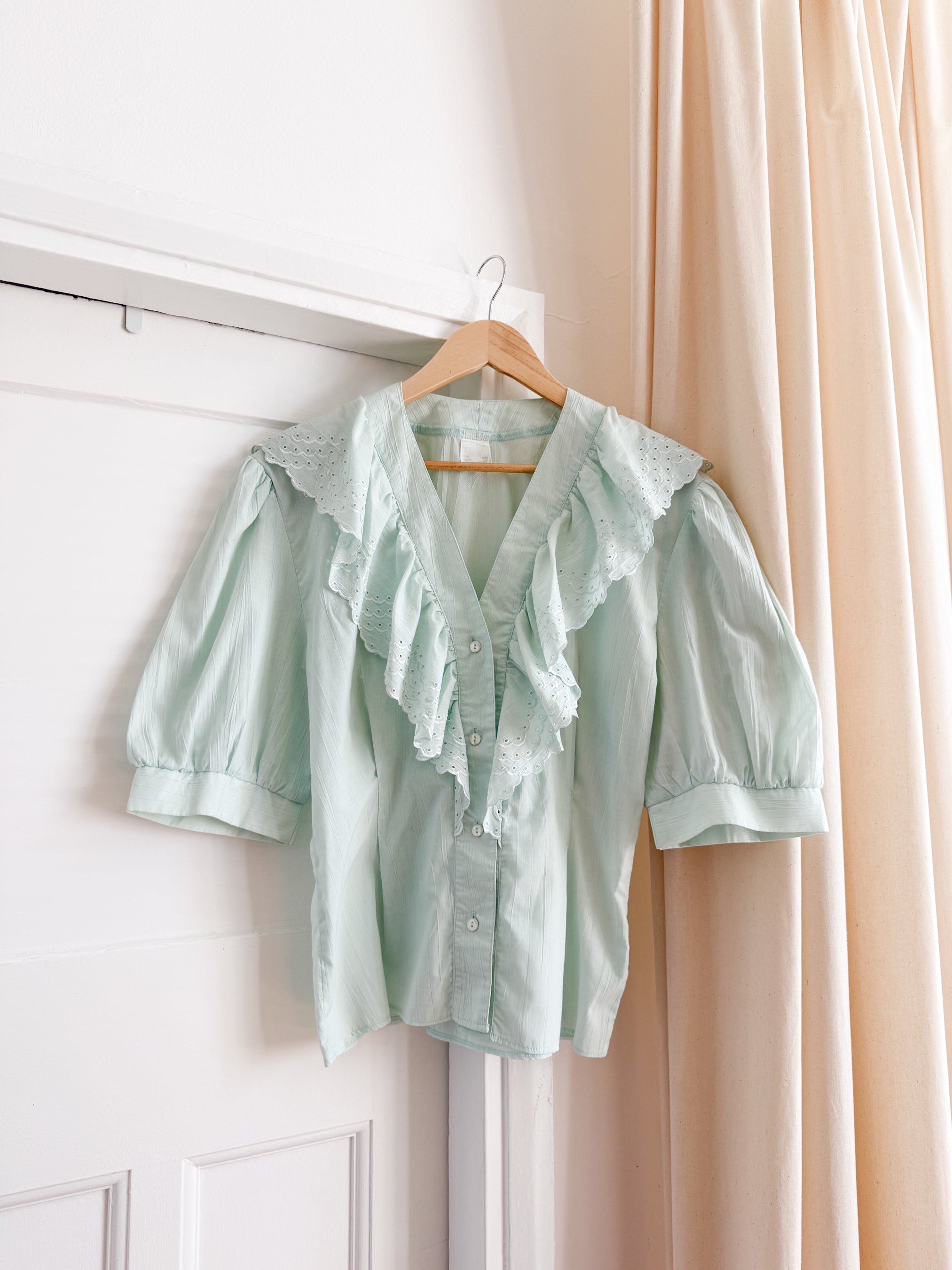 Stunning Minty Hued Cotton 80s Ruffle Blouse – The Pansy Garden