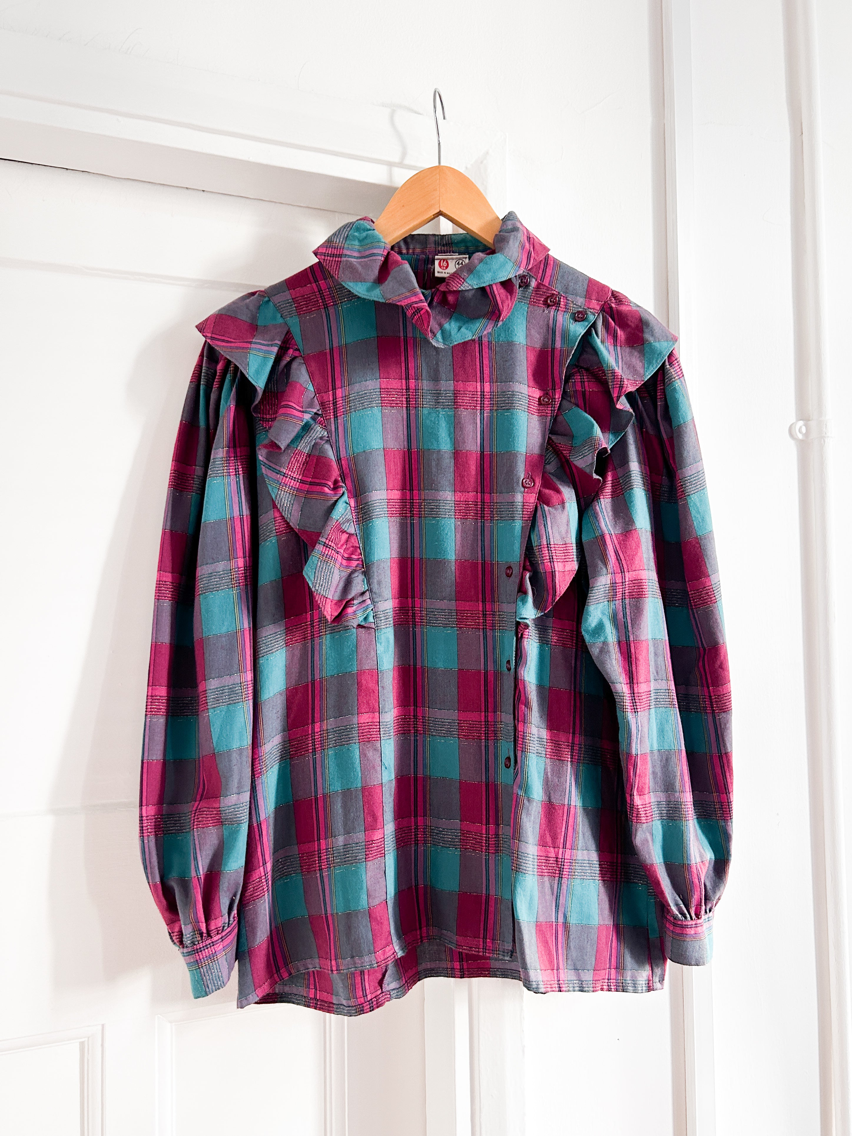 The Plaid Blouse – The Pansy Garden