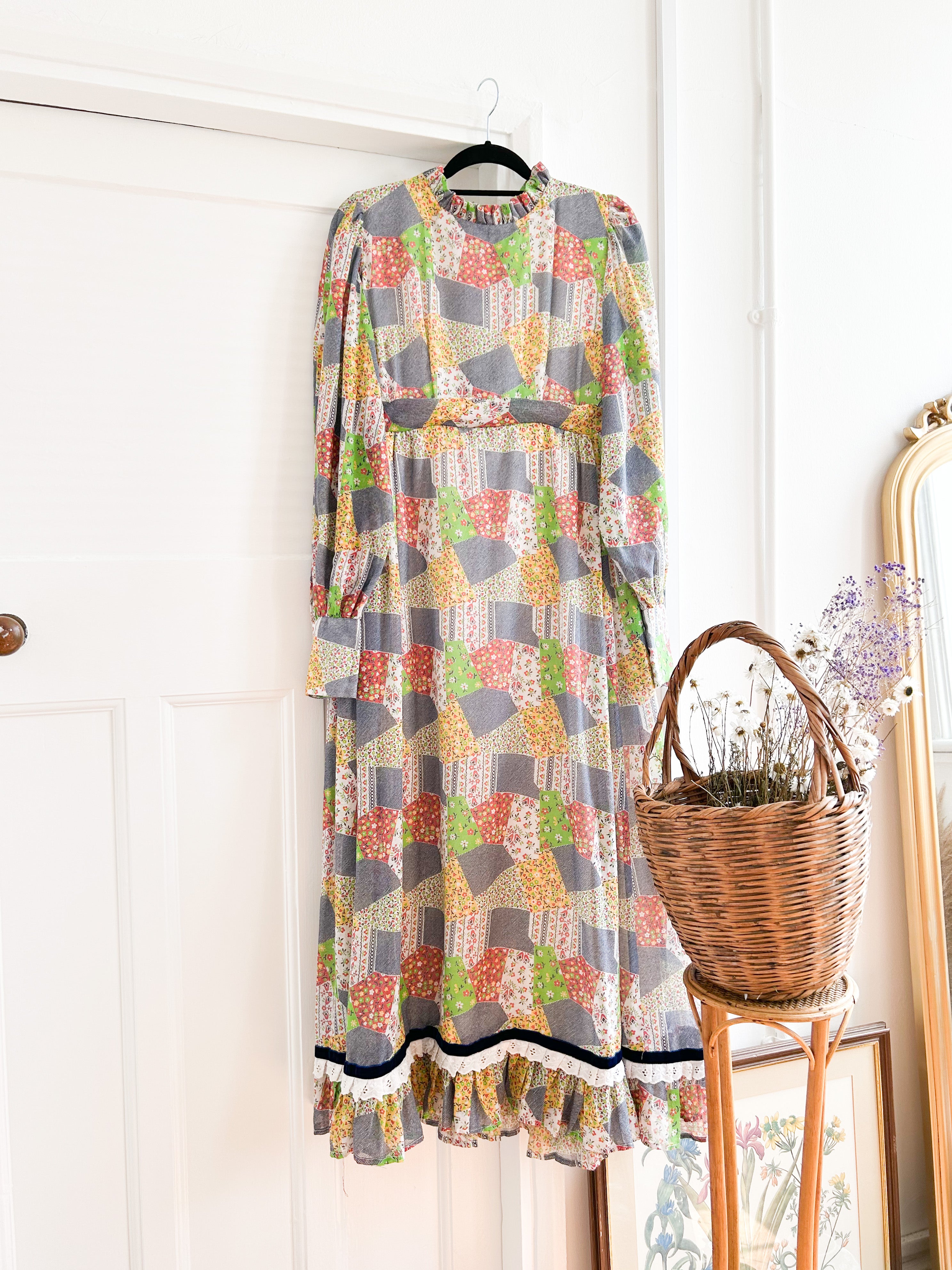 STUNNING HANDMADE 70S PATCHWORK DRESS – The Pansy Garden