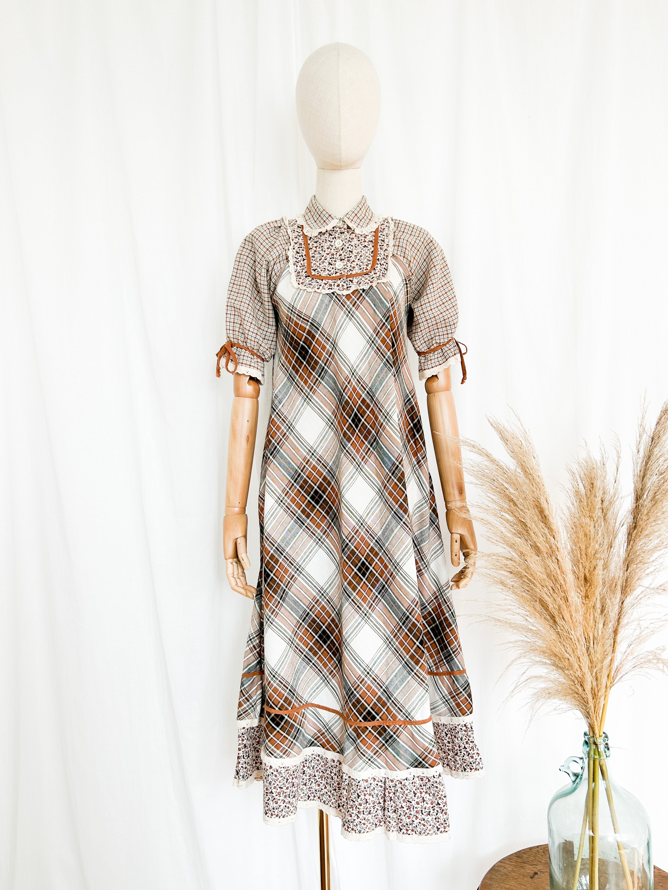 The Plaid – The Pansy Garden