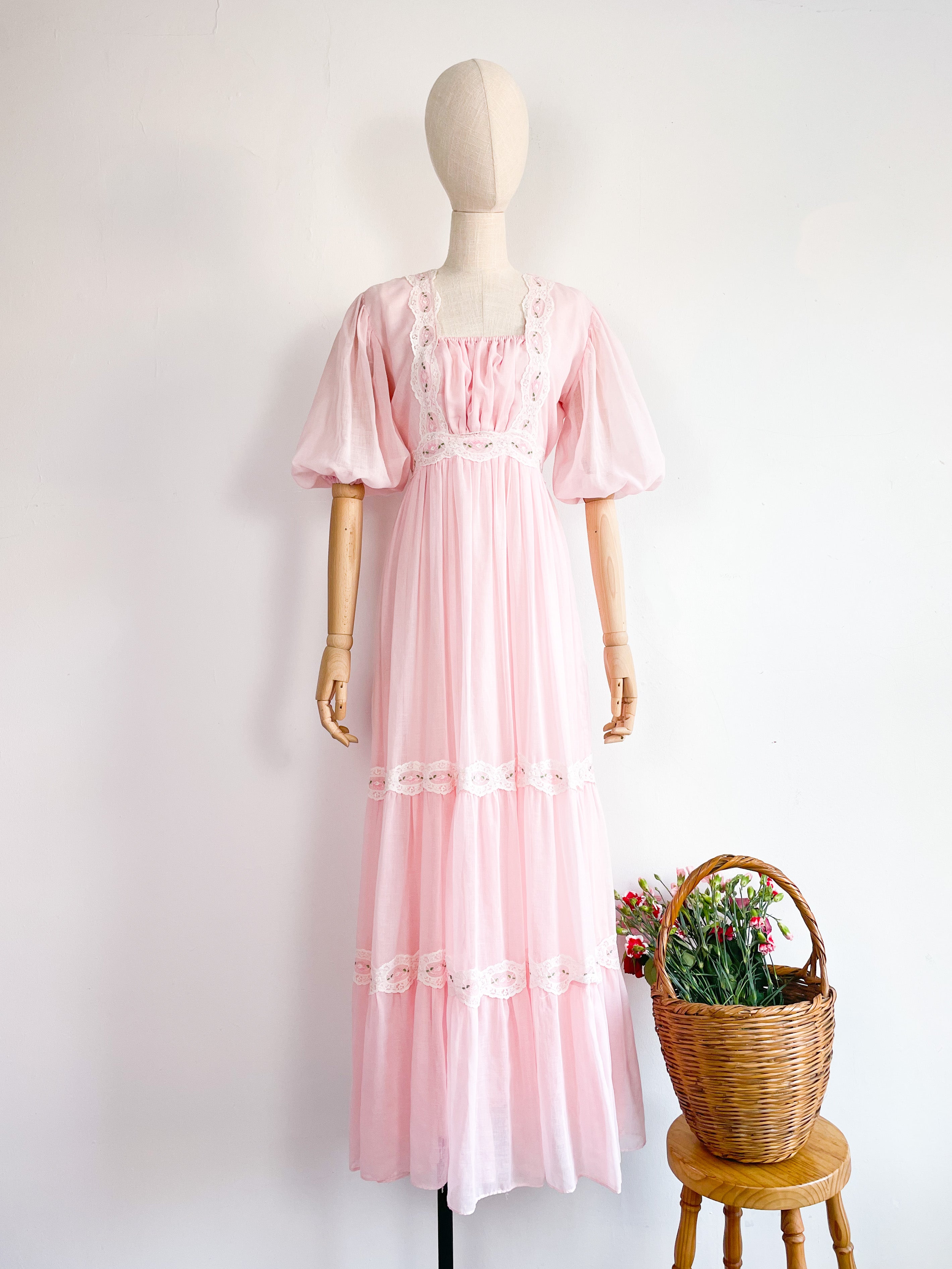 The Powder Puff – The Pansy Garden