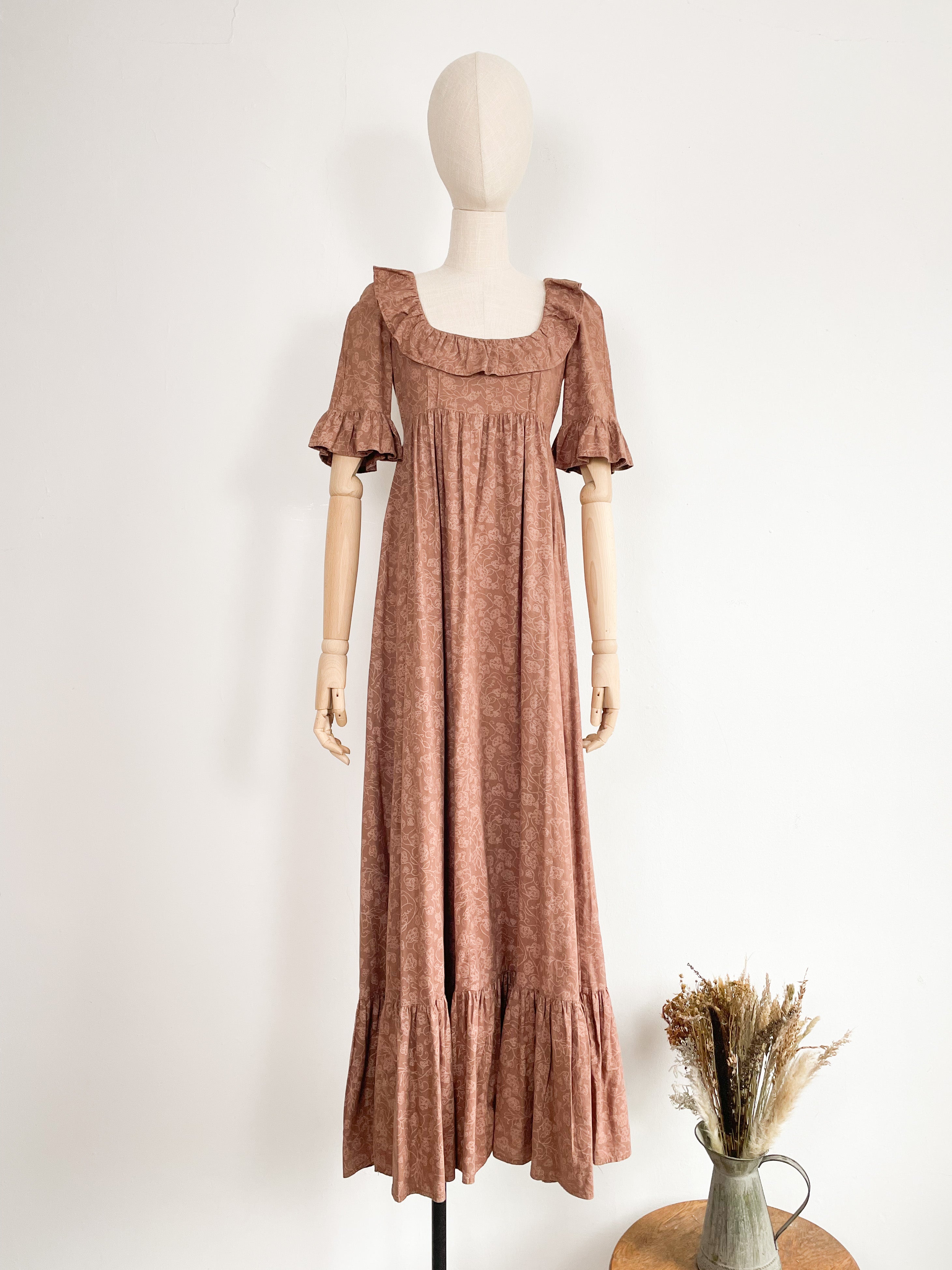 The Dove – The Pansy Garden